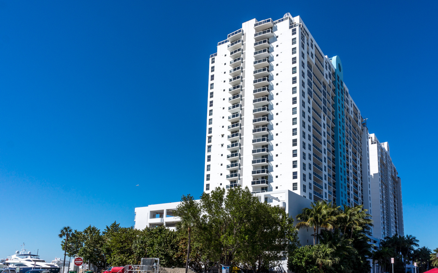 Sunset Harbour Towers - Miami Beach, Florida - CARL RÖMER - PORTFOLIO
