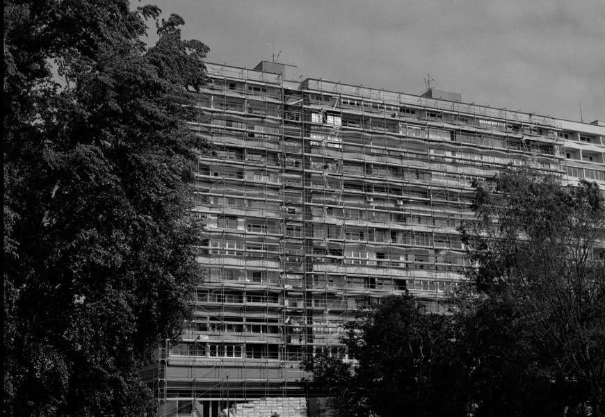 Panelák - Matthew Thompson