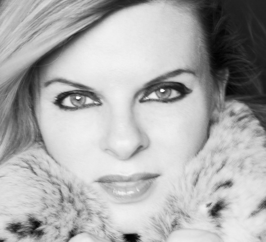 Bio - Jeanine Mackie