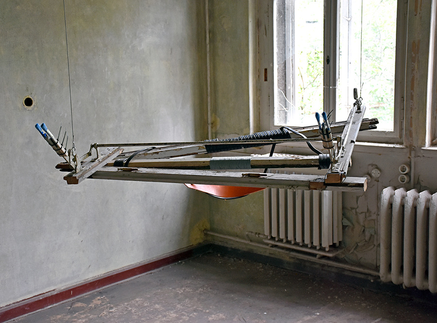 UNPRACTICAL PAINTING DEVICES - Daan Botlek