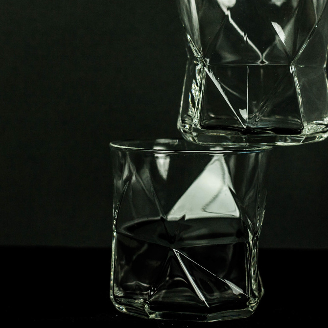 SMOKE & MIRRORS - Cloe Mak