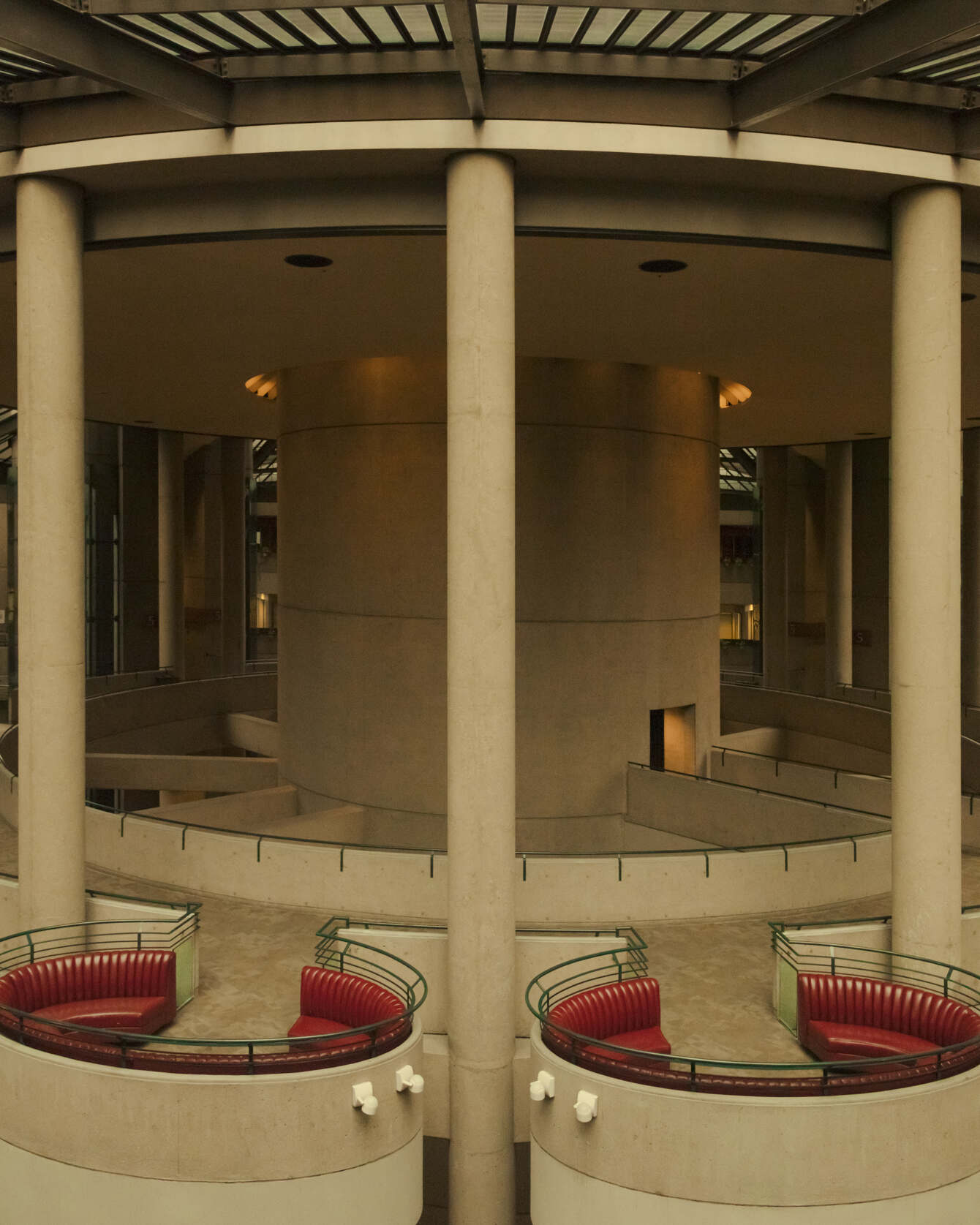 WESTIN BONAVENTURE - Romain Laprade - Photographer