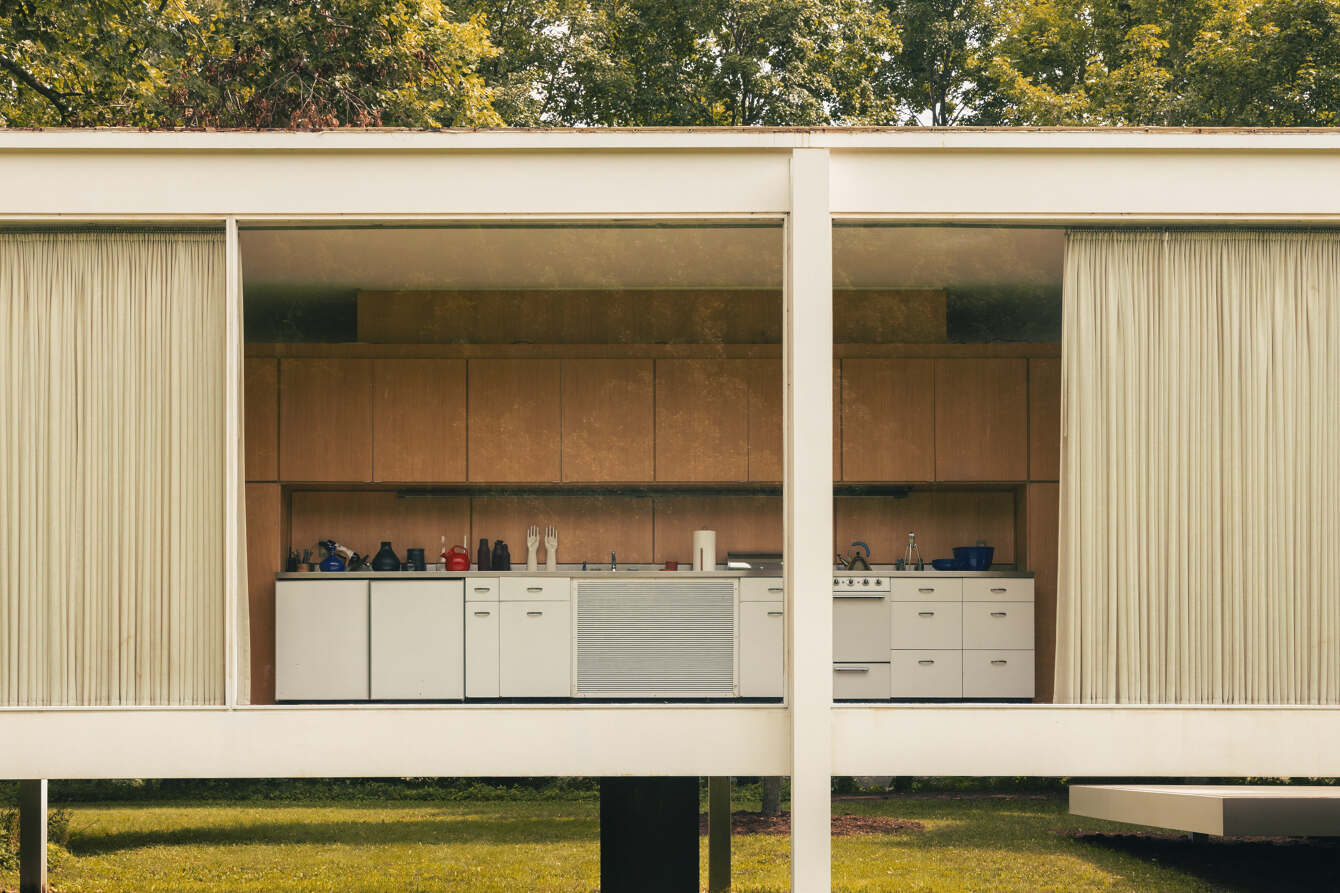 FARNSWORTH HOUSE - Romain Laprade - Photographer
