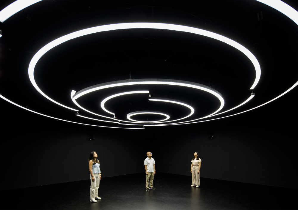 VIRTUAL REALMS - AMIRUL NAZREE