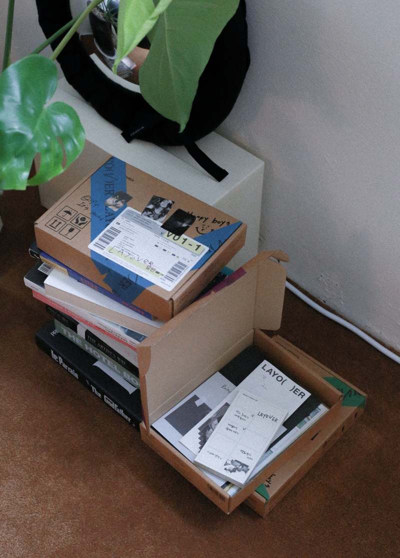 BTS V Album Layover - 스튜디오 오드하이픈