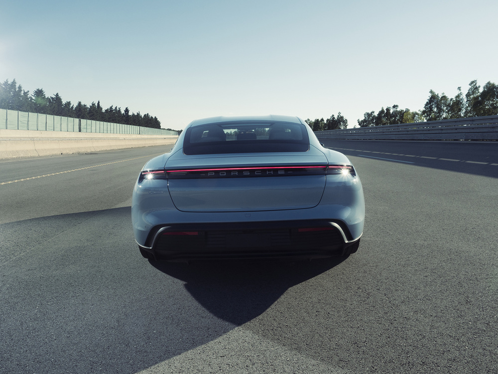 Porsche Engineering Magazine - Luca Santini Studio