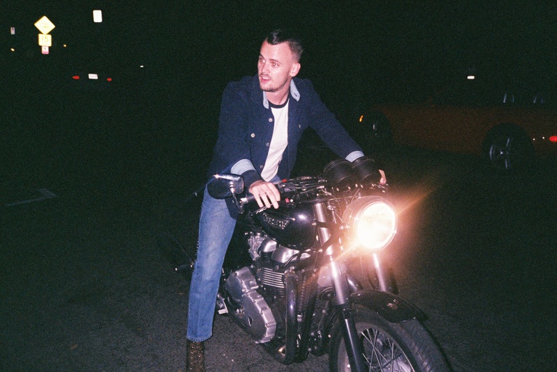 Hey, I'm Shawn - pɹıǝʍ