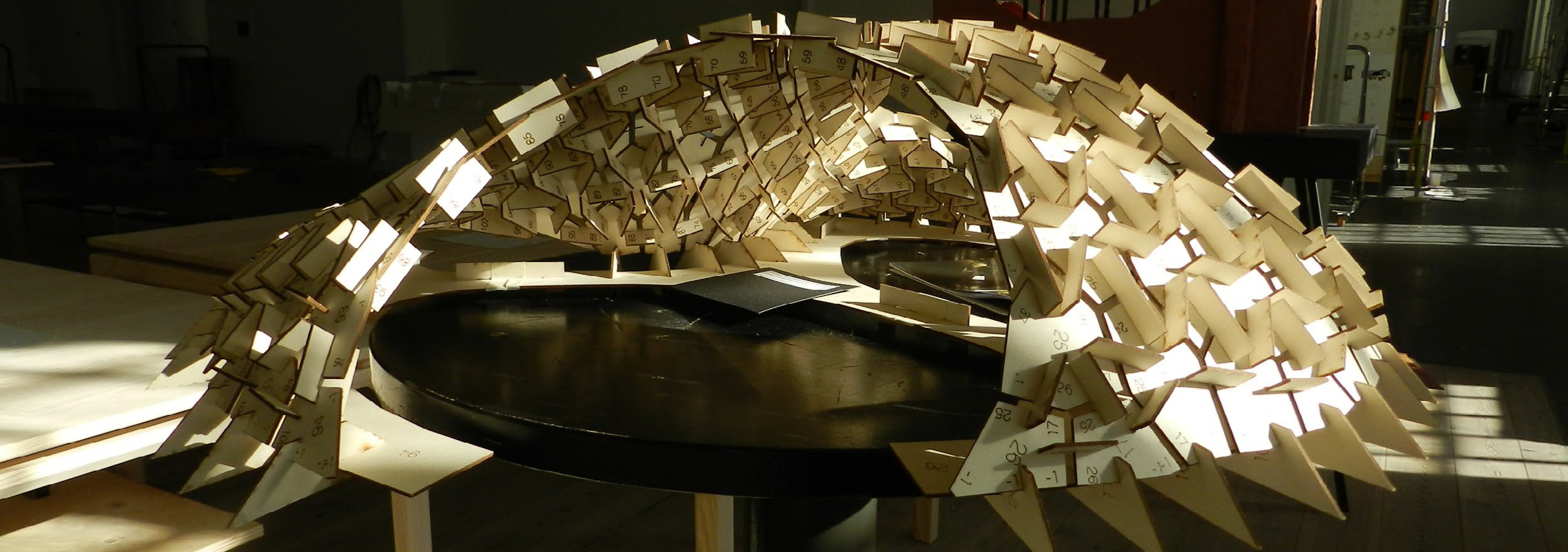 Assembly of Double-curved Self-supporting Structure - Lina Vestarte