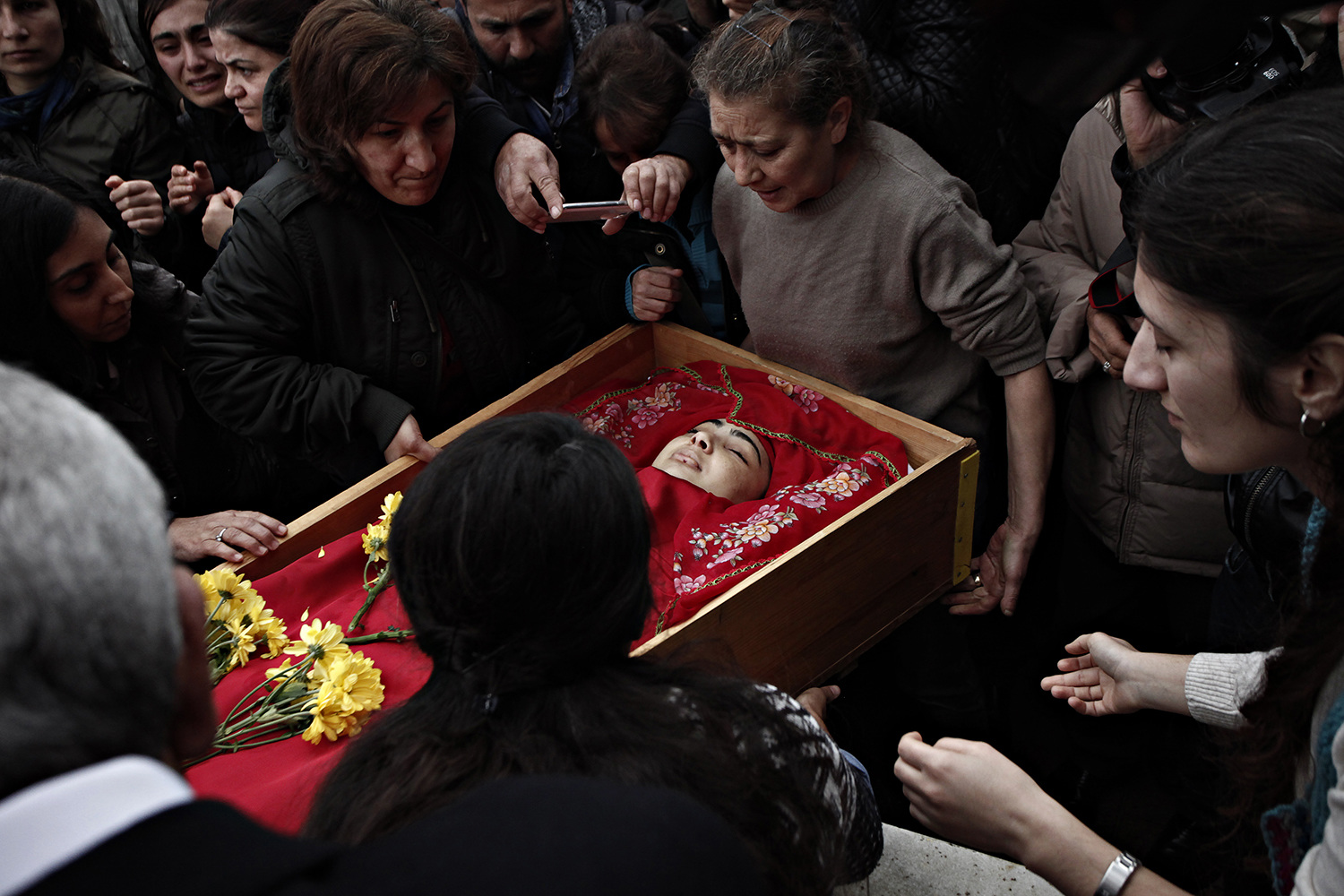 Funeral ceremony Dilek Dogan, Istanbul - Alexandros Michailidis ...