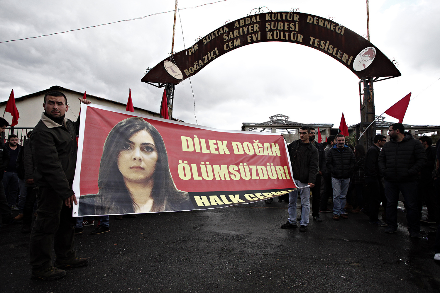 Funeral ceremony Dilek Dogan, Istanbul - Alexandros Michailidis ...