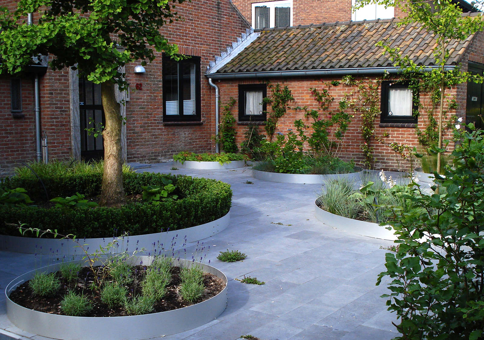 Private garden Haarlem - Inside Outside