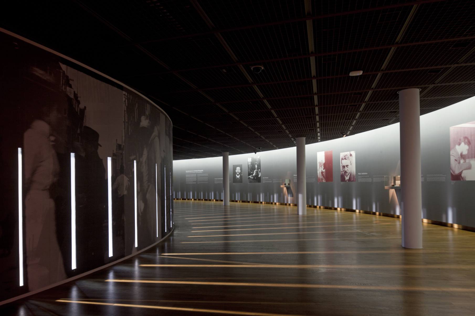 "Snapshot" Van Gogh Museum - Inside Outside