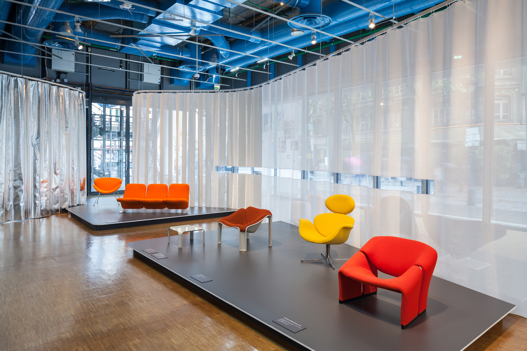 Pierre Paulin ‘’Muted scenery‘’ - Inside Outside