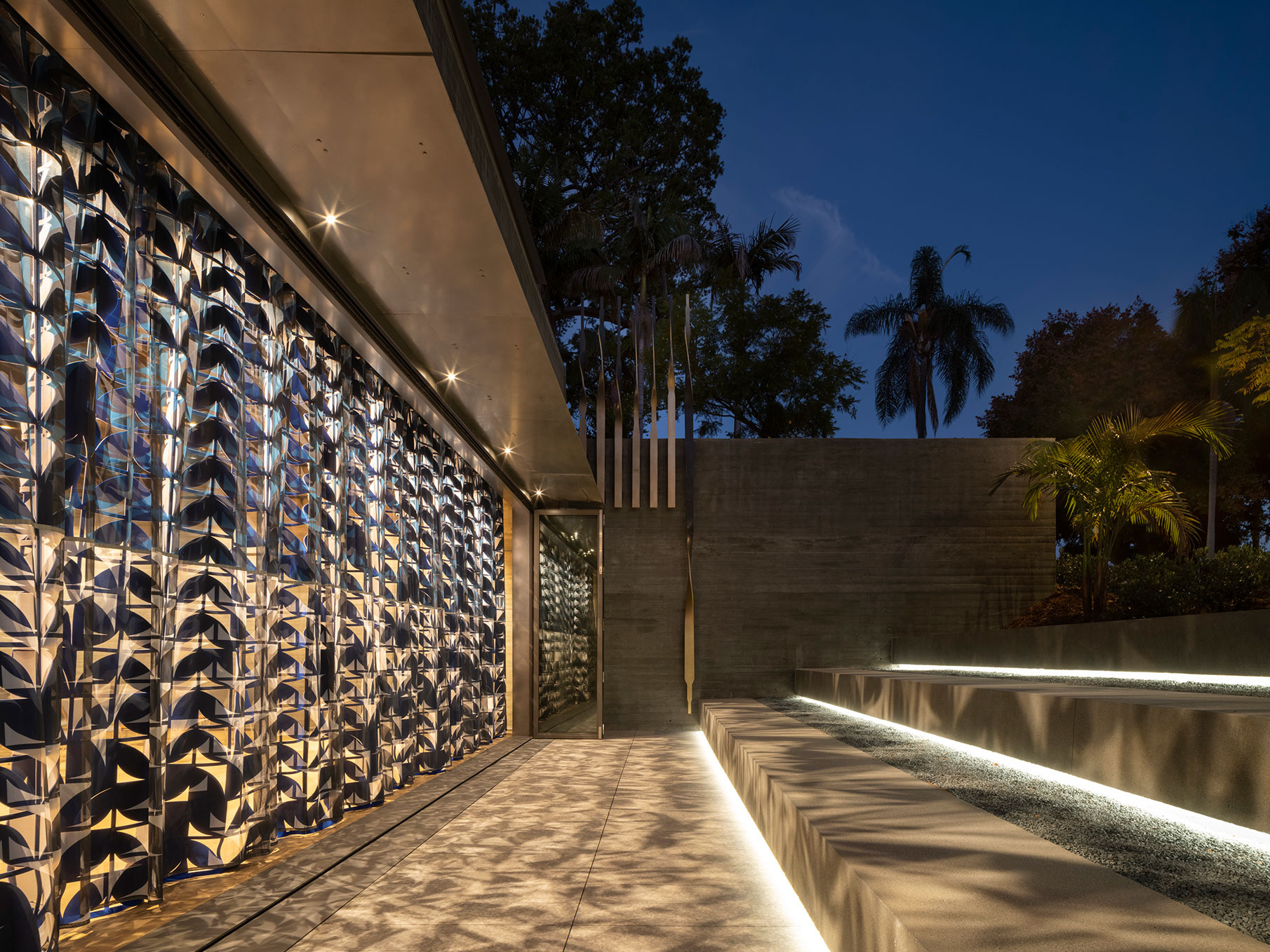 Sessions Mingei Museum, San Diego - Inside Outside