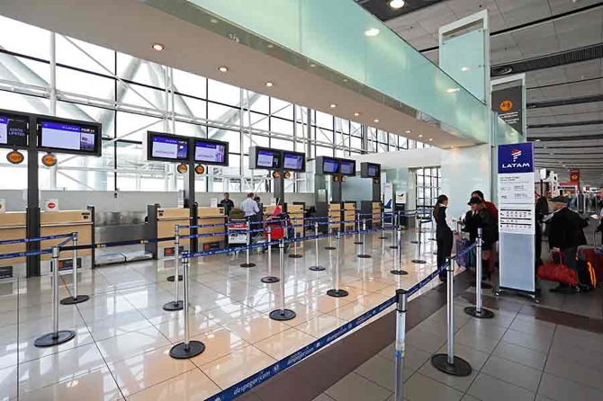 Domestic Check-In Area and Luggage Yard - Clemente Guarda Architect
