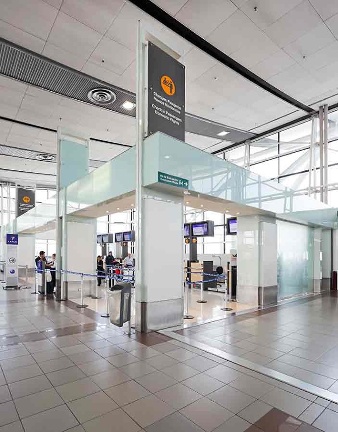 Domestic Check-In Area and Luggage Yard - Clemente Guarda Architect