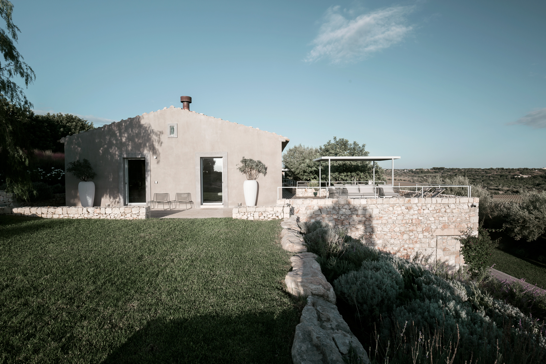 PRIVATE RESIDENCE - SCICLI - SICILY - luca privitera / photography