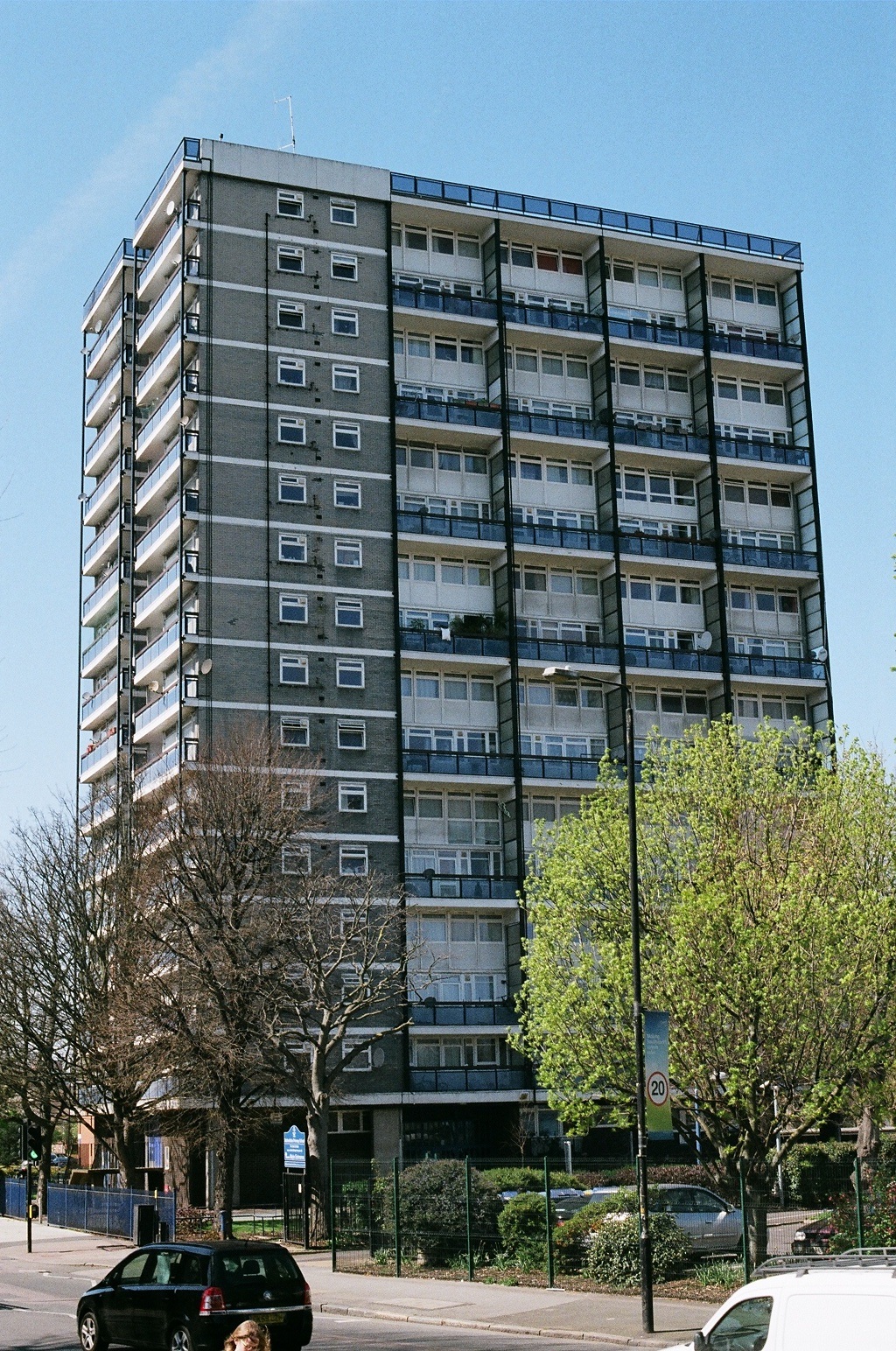 DOCUMENTING: London - Charlie Lennox Witter