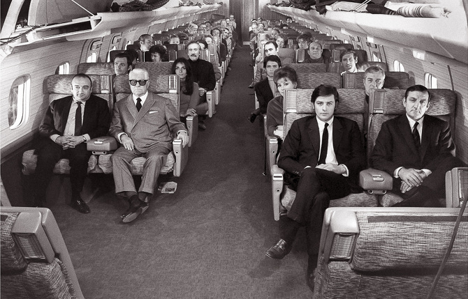 -Home- - Claude Azoulay’s Official Website - Photographer & Grand reporter