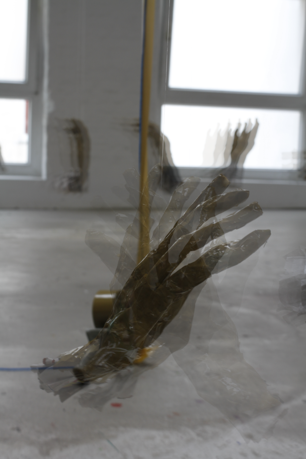 Hand beating time - Sarah Illouz