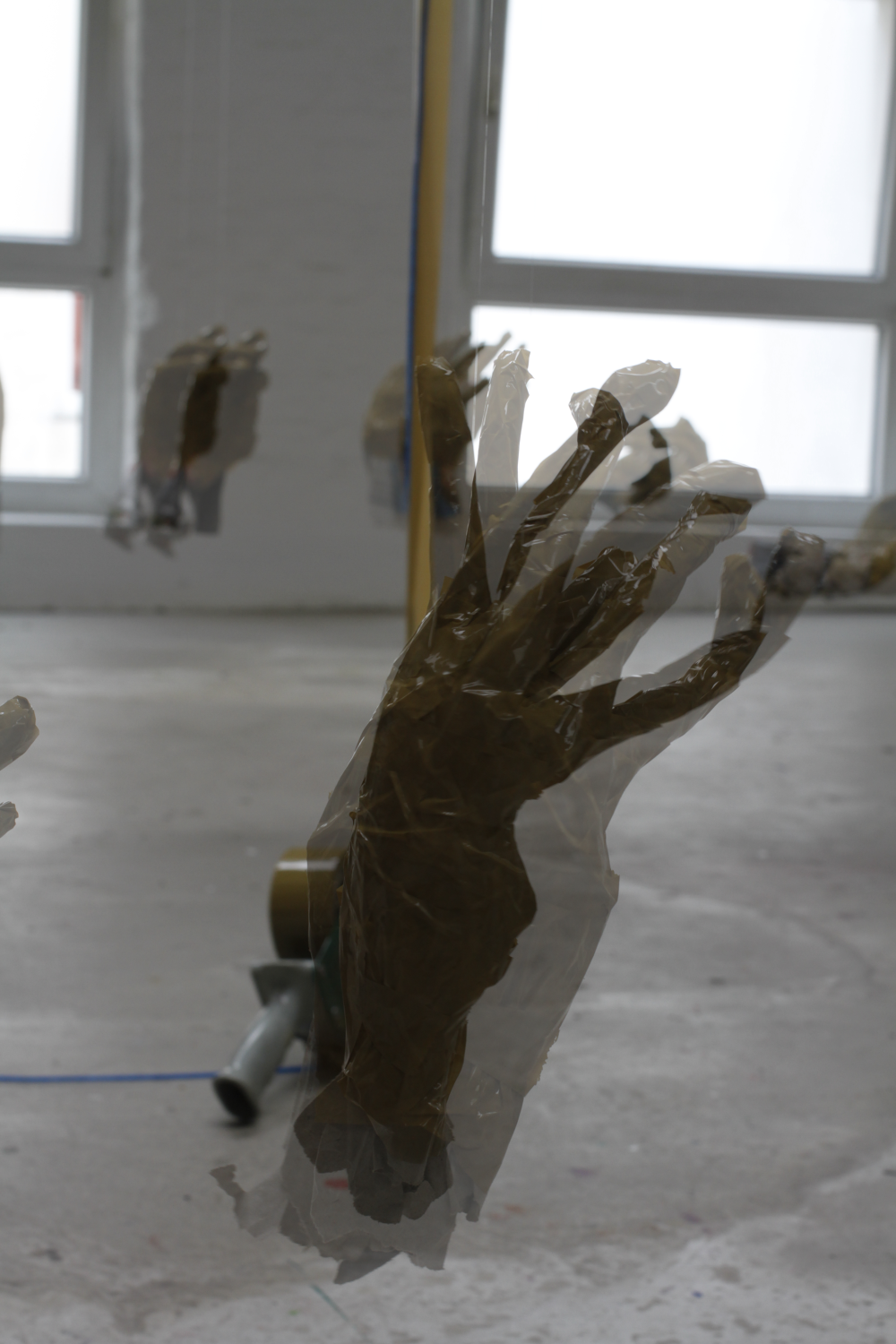 Hand beating time - Sarah Illouz