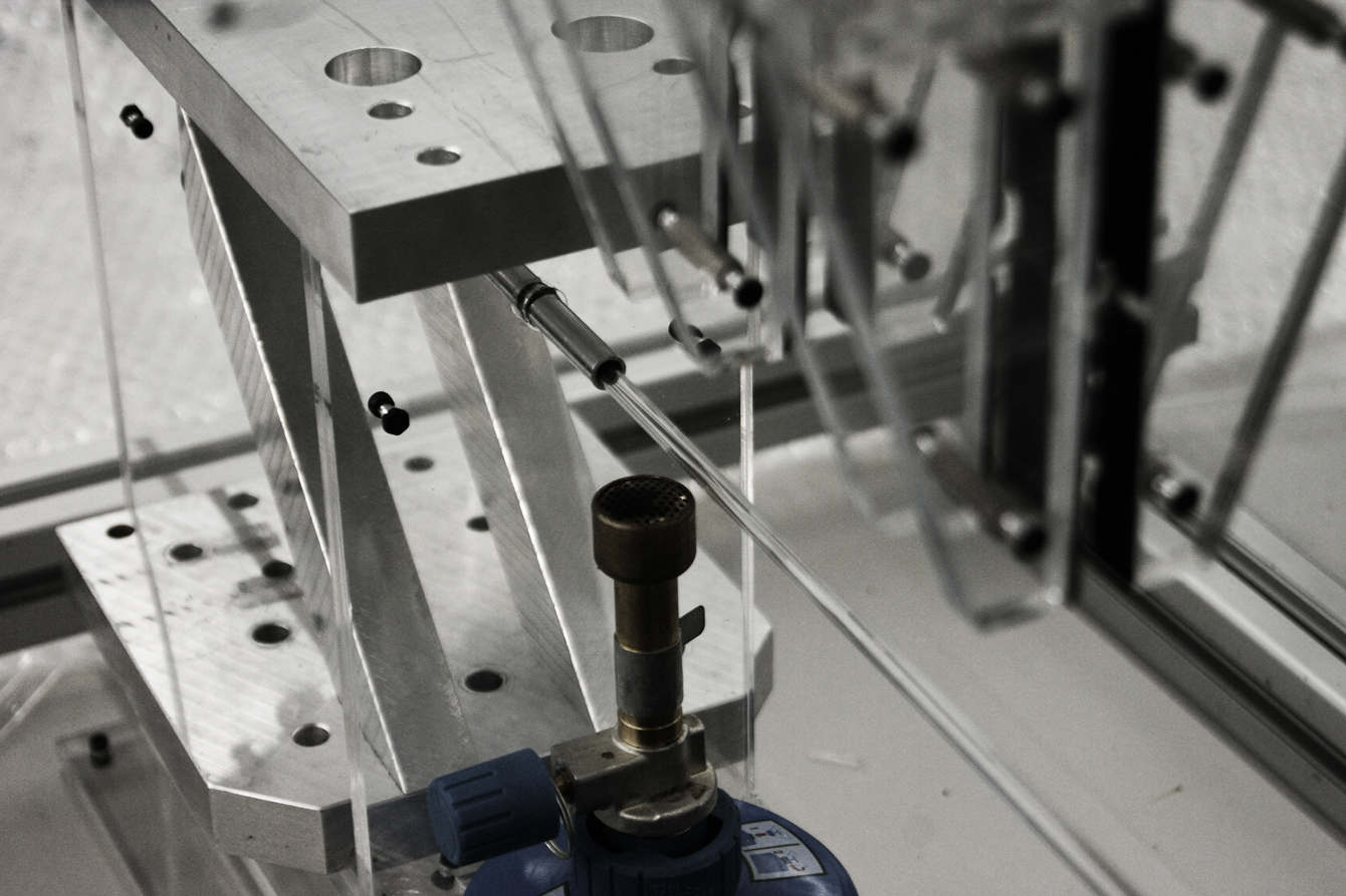 Robotic Glass Bending - WEI YU HSIAO