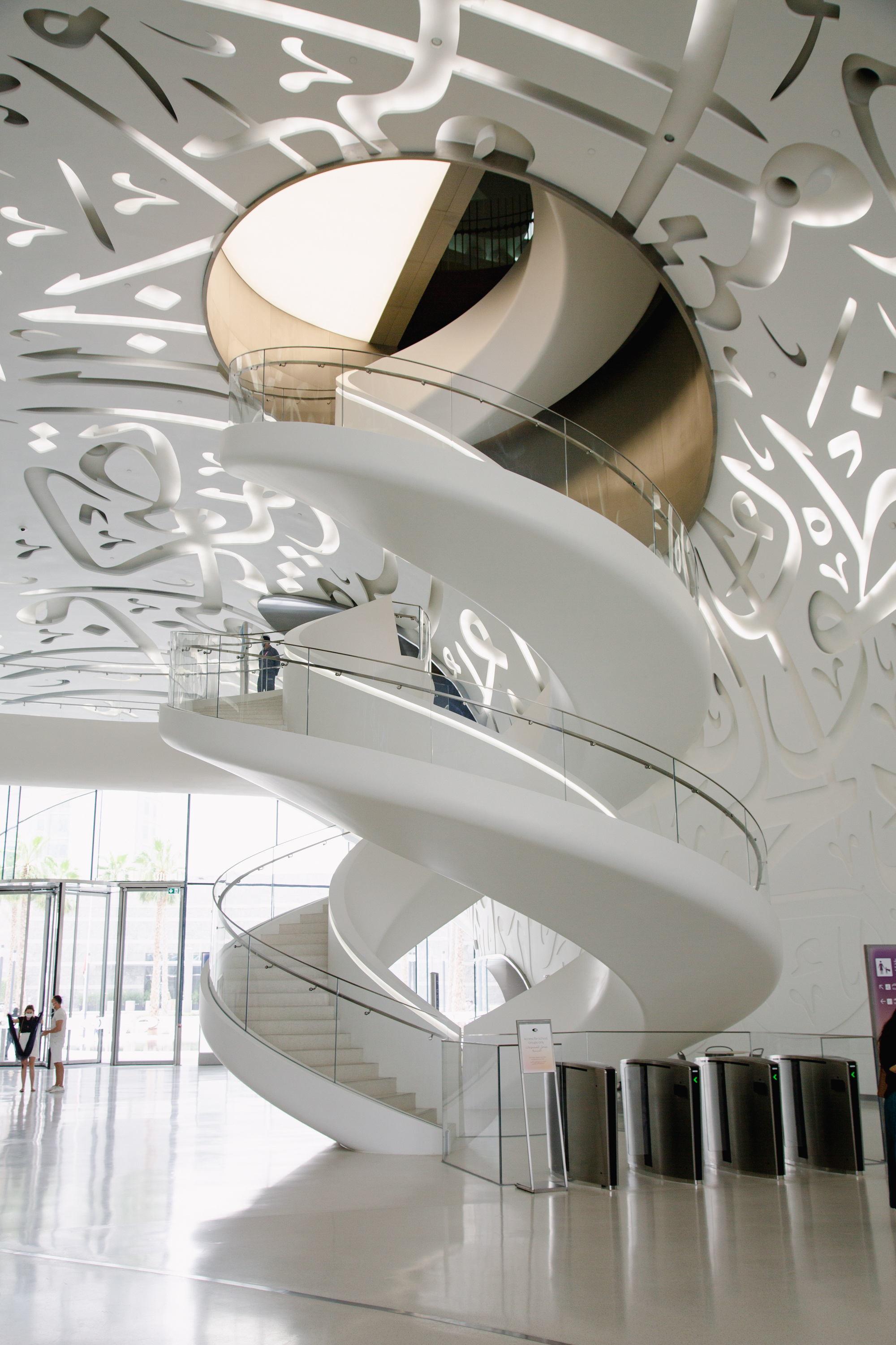 Dubai - Sophie Knight