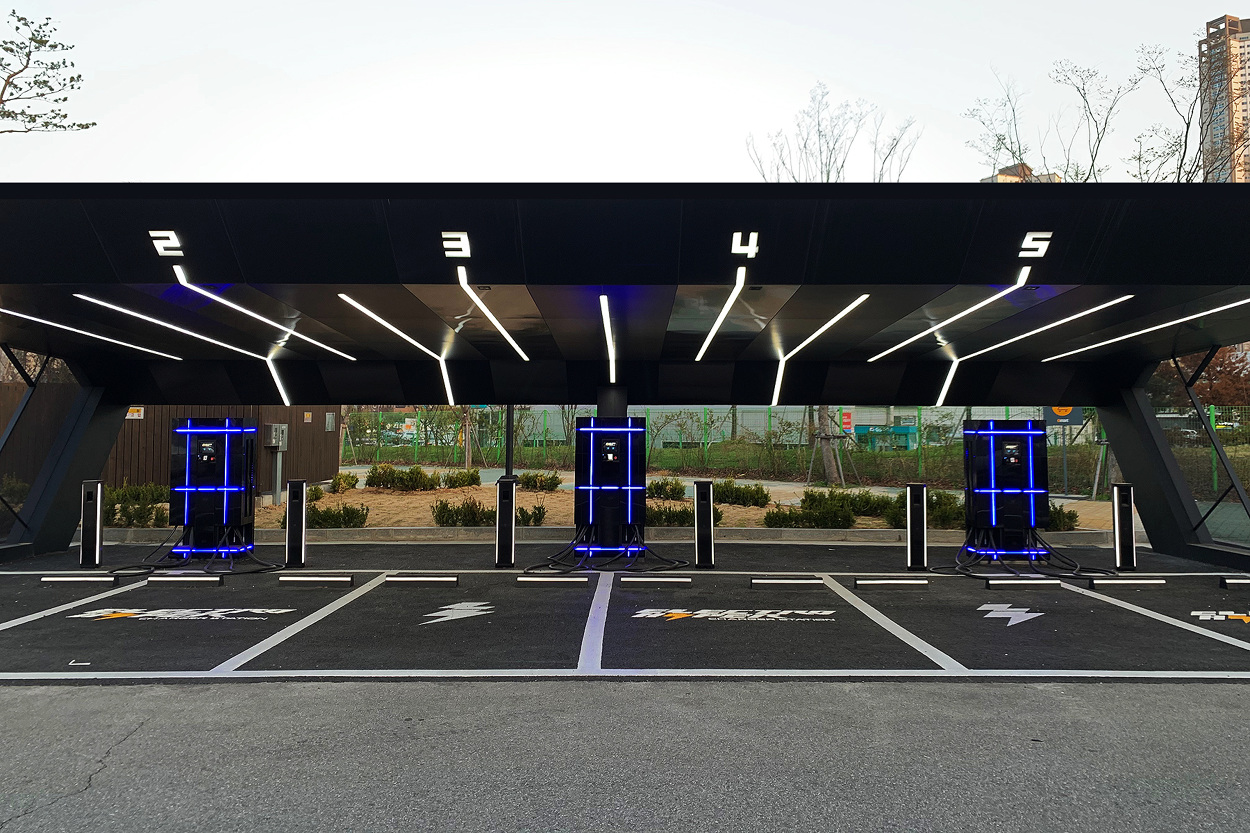 Electro Hyper Charger Station brand identity - design studio d note
