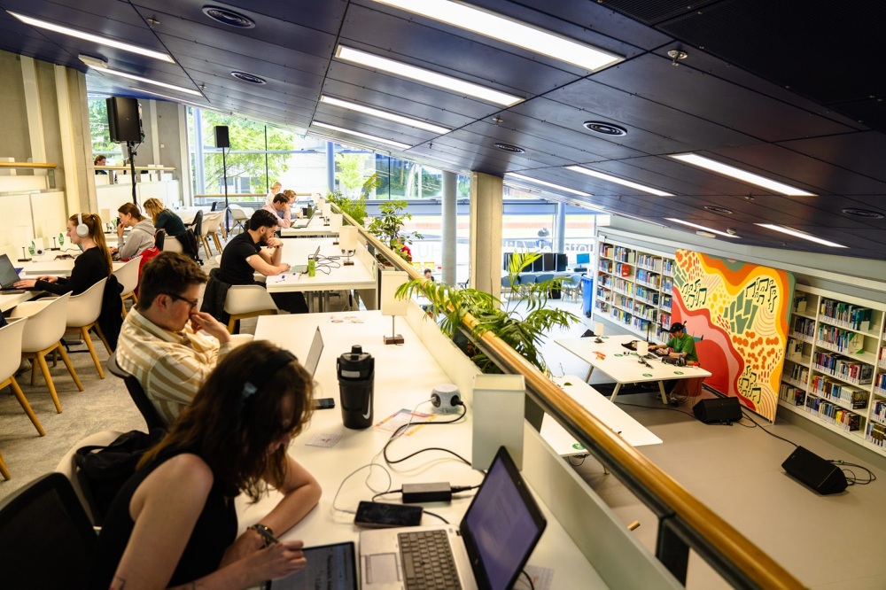 Study Sounds, Podium (Hogeschool Utrecht) - Eline Veldhuisen | Illustrator