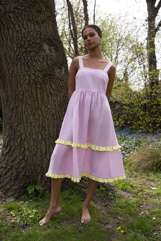 DORA LARSEN - Vicky Chadeyron