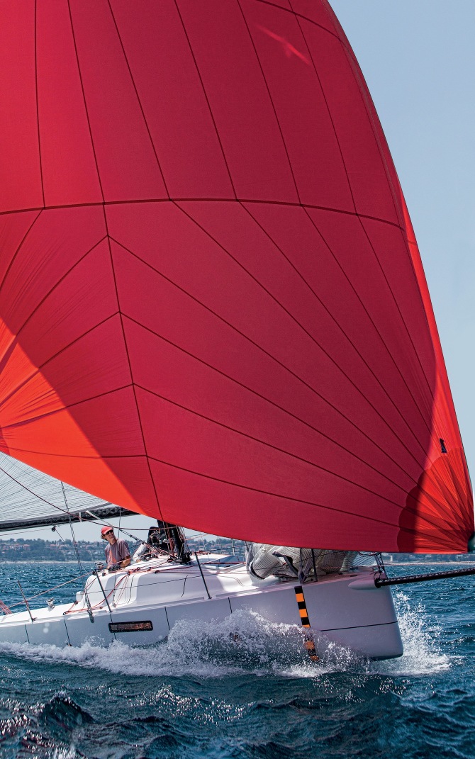 Seascape 27 Sailing Boat - Silent Revolutions