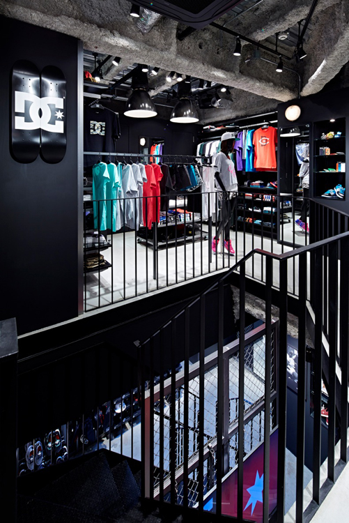 DC STORE SHINSAIBASHI - Specialnormal Inc.