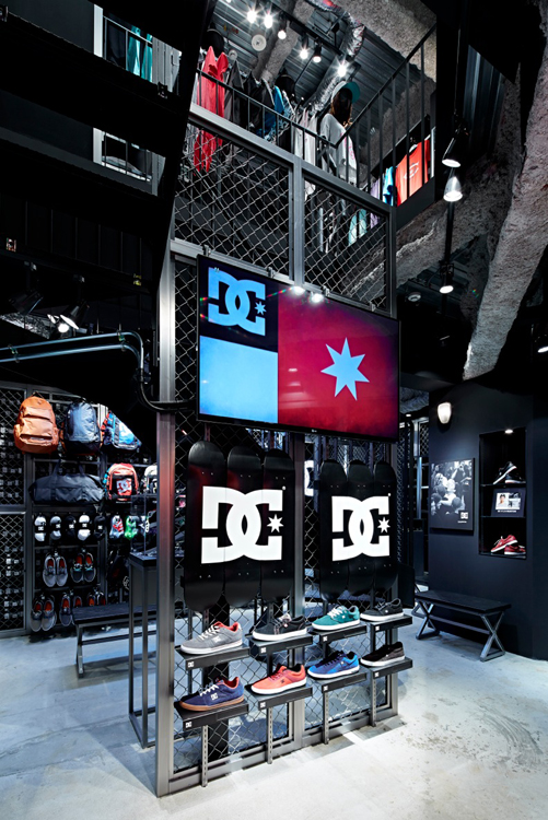 DC STORE SHINSAIBASHI - Specialnormal Inc.