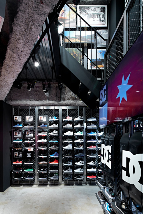 DC STORE SHINSAIBASHI - Specialnormal Inc.