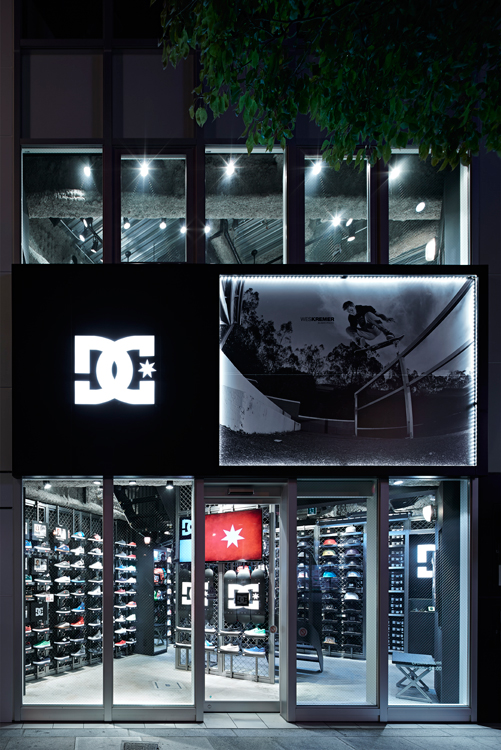 DC STORE SHINSAIBASHI - Specialnormal Inc.