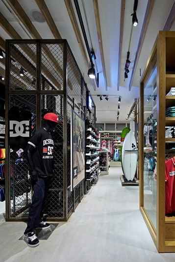 QUIKSILVER STORE YOKOHAMA - Specialnormal Inc.