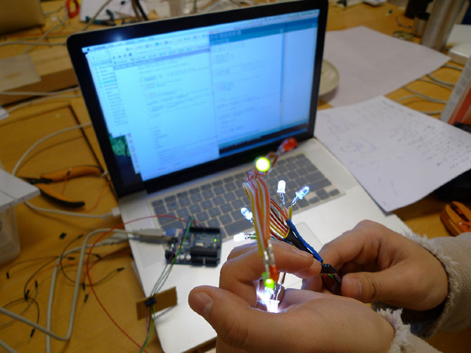 Diver Distress Signal System - Carol // Tang Ka Lo