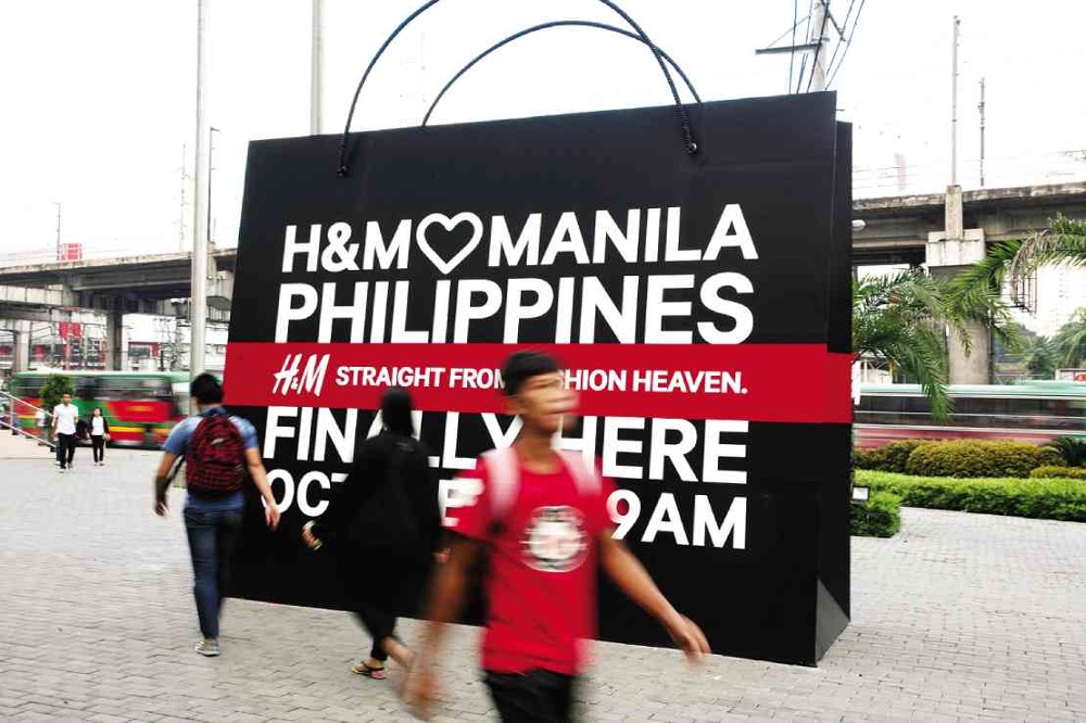 H&M store openings. 2005–2012. - oscarliedgren