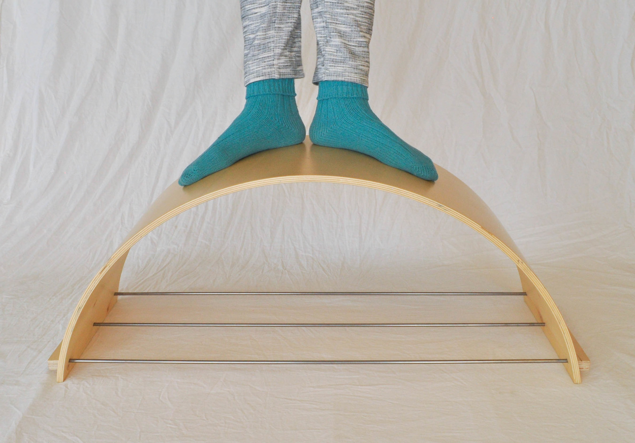 bow stool - sina almassi