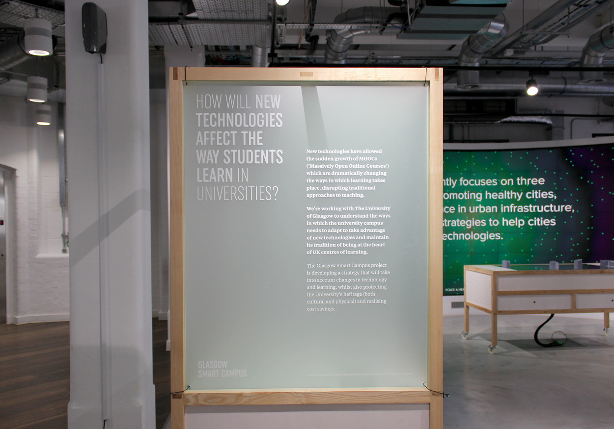 Exhibition graphics — UIC - Sérgio Cameira
