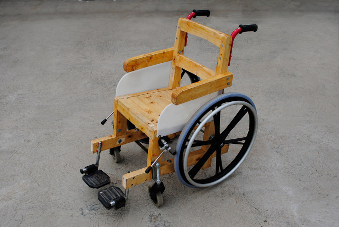 Kigali Chair Project - Clara Romaní Anthony