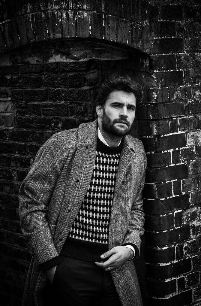 Tom Bateman - Jon - LeeMalone