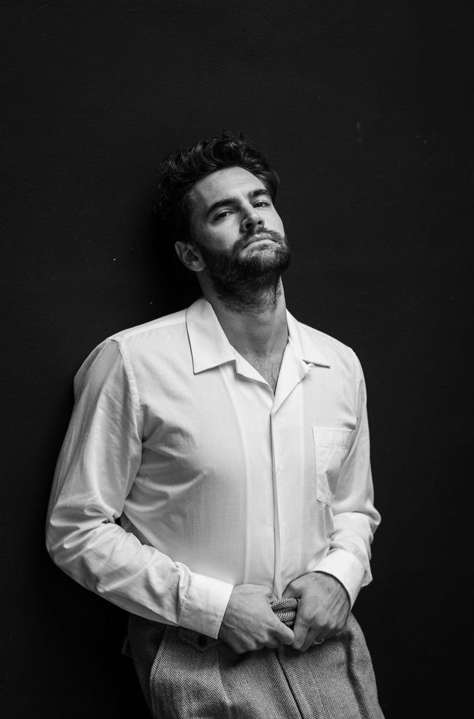 Tom Bateman - Jon - LeeMalone