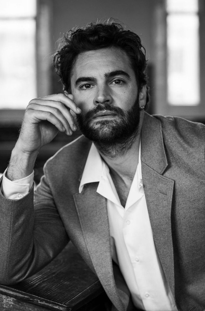 Tom Bateman - Jon - LeeMalone