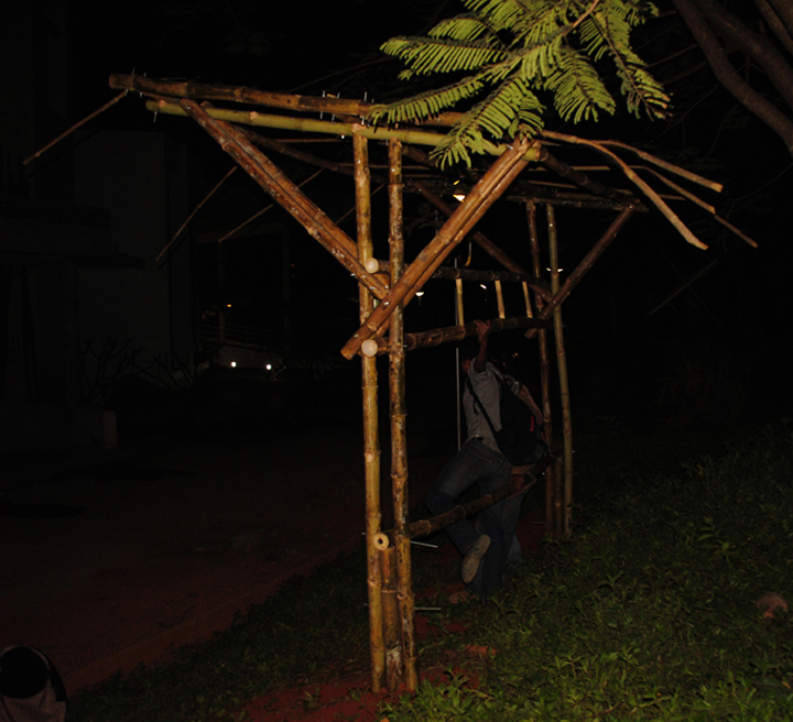 BAMBOO : bus stand - churnesign