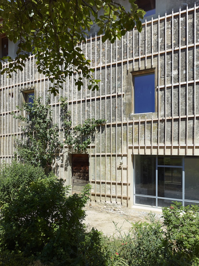 Charles Pictet Architecte: Transformation of an Ancient Grange ...
