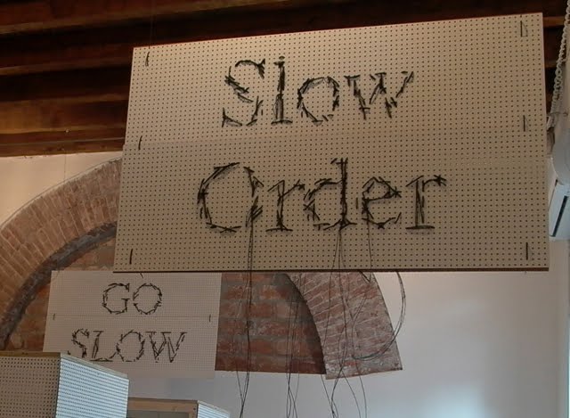 Go Slow Signage - Droog Design - www.hansje.net