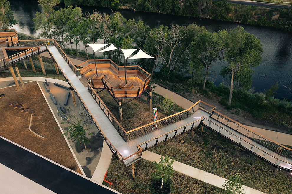 ELEVATED WALKWAY AT ARKINS PROMENADE - tres birds