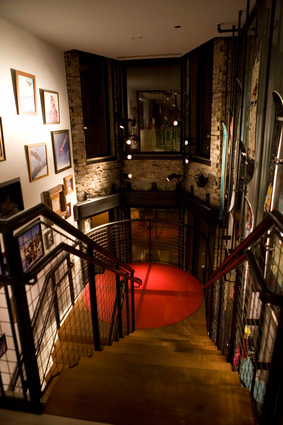 BURTON: CHICAGO FLAGSHIP RETAIL STORE - tres birds