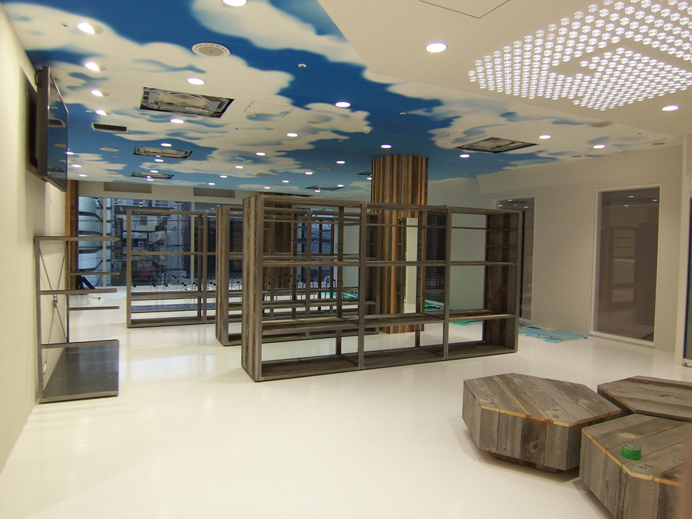 BURTON: OSAKA FLAGSHIP RETAIL STORE - tres birds